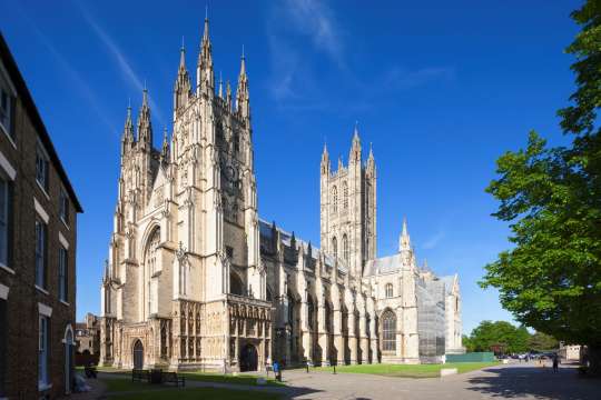 Top 6 UK castles and cathedrals to visit by train