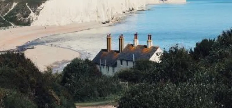 6 Spots to See England's Iconic White Cliffs & How to Get There by Train